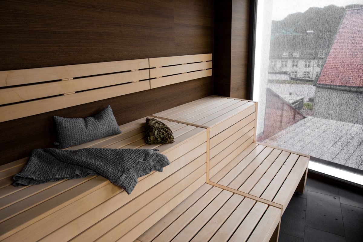 Panche per sauna su misura in legno tiglio o termo- tiglio.